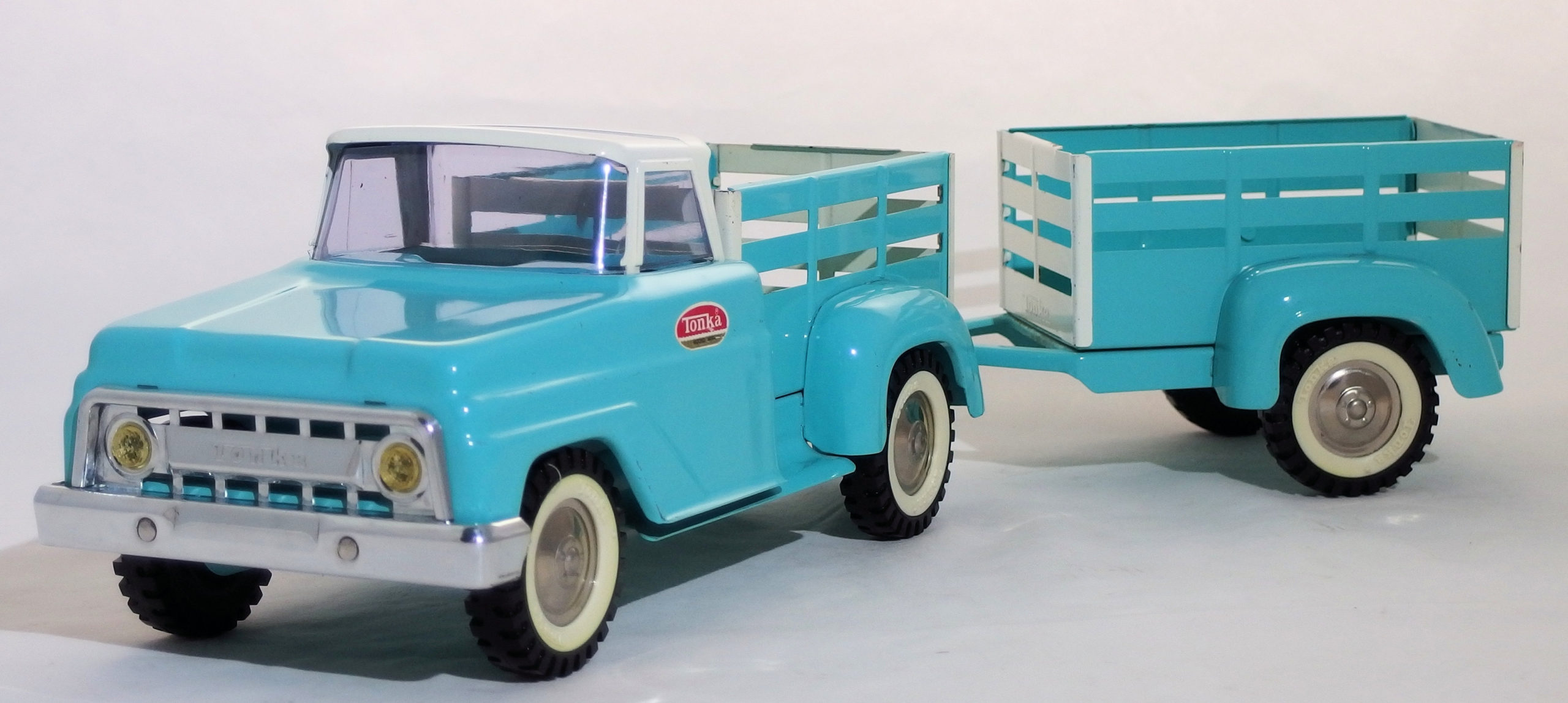 Tonka 1965 Stake Pickup and Trailer - Trucks From The Past