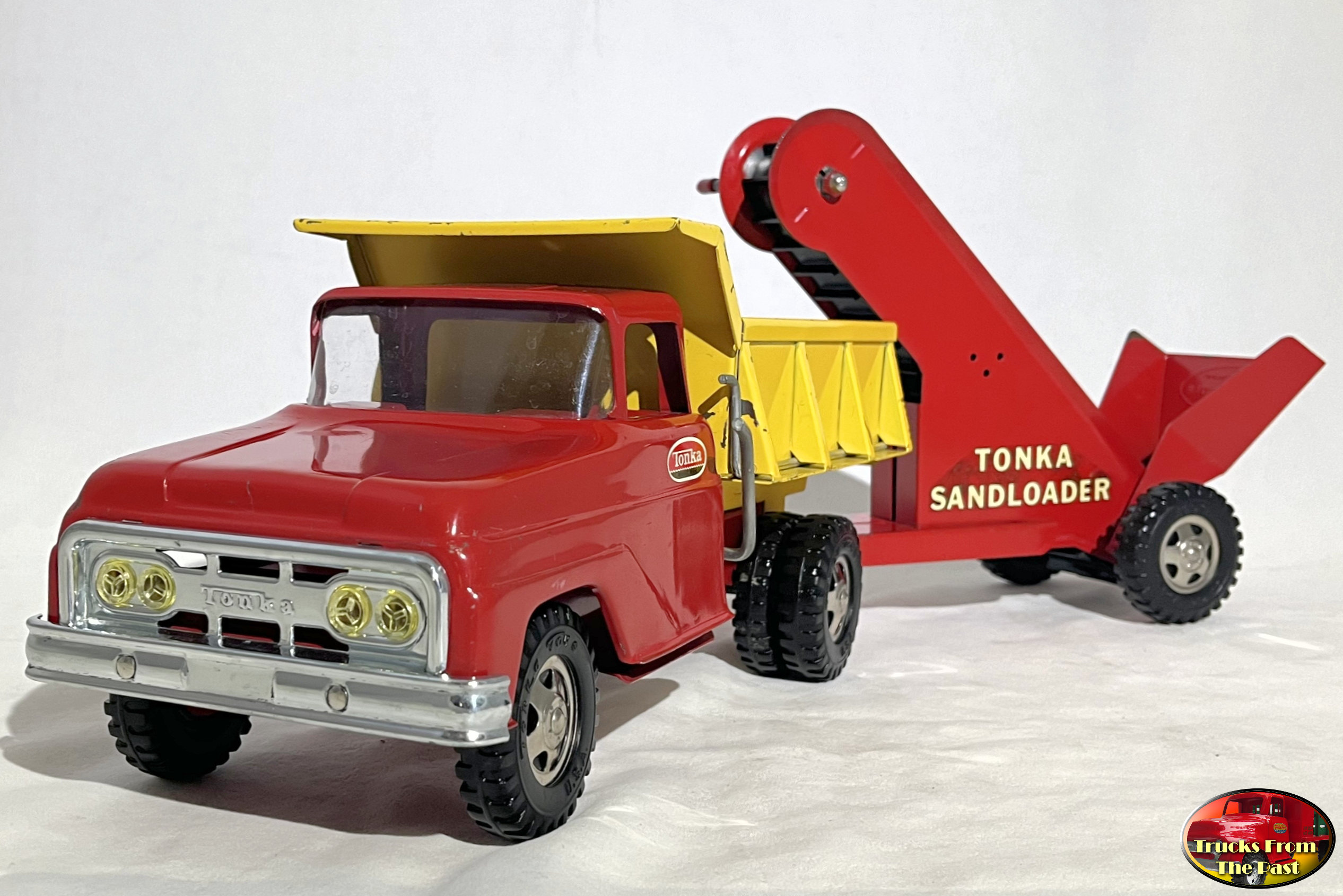 Tonka 1962 Dump Truck with Sand Loader - Trucks From The Past